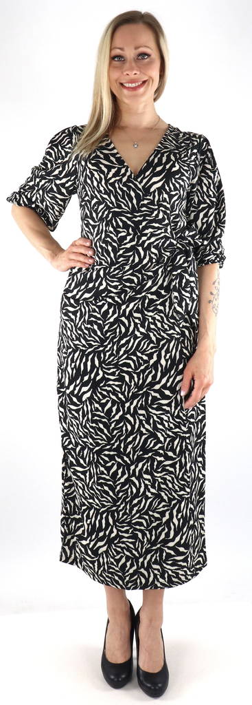 Vila Klänning Steffi 3/4 midi svart/zafia - Stilettoshop.se webbutik